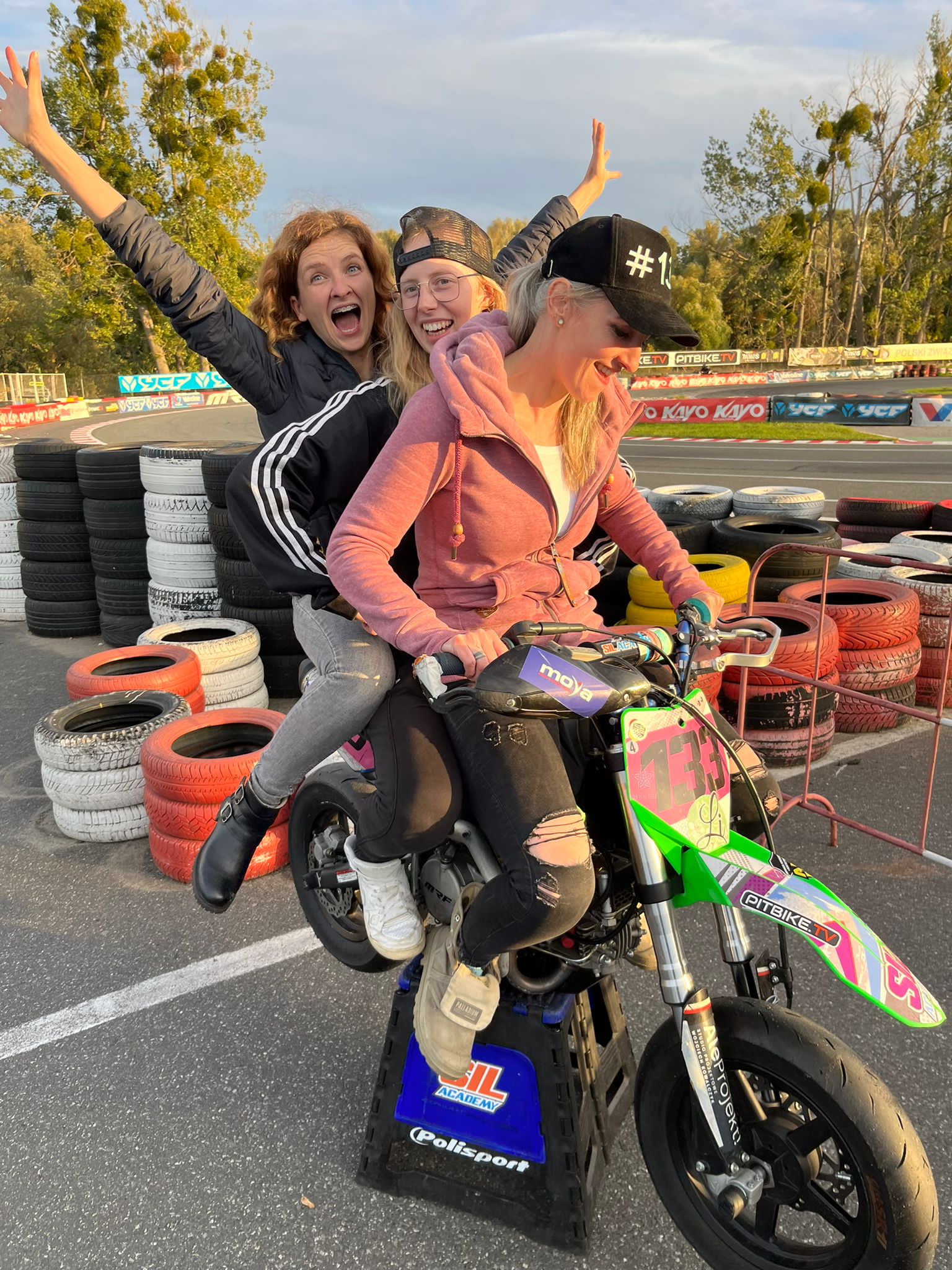 Speed Ladies Pit Bike Team – pasja, adrenalina i przygoda! [DOŁĄCZ DO NAS]